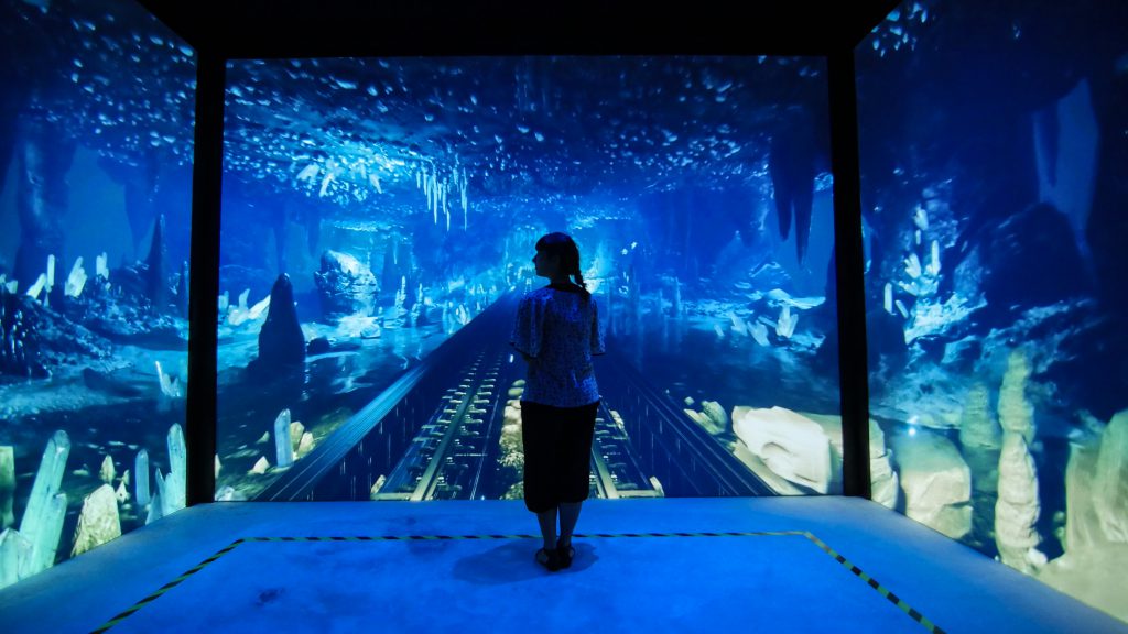 Immersive experience with Melinda Golden Theatre • 3P Technologies